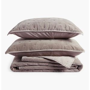 Nordstrom | Bedding | Nordstrom Velvet Dream Quilt Set | Poshmark